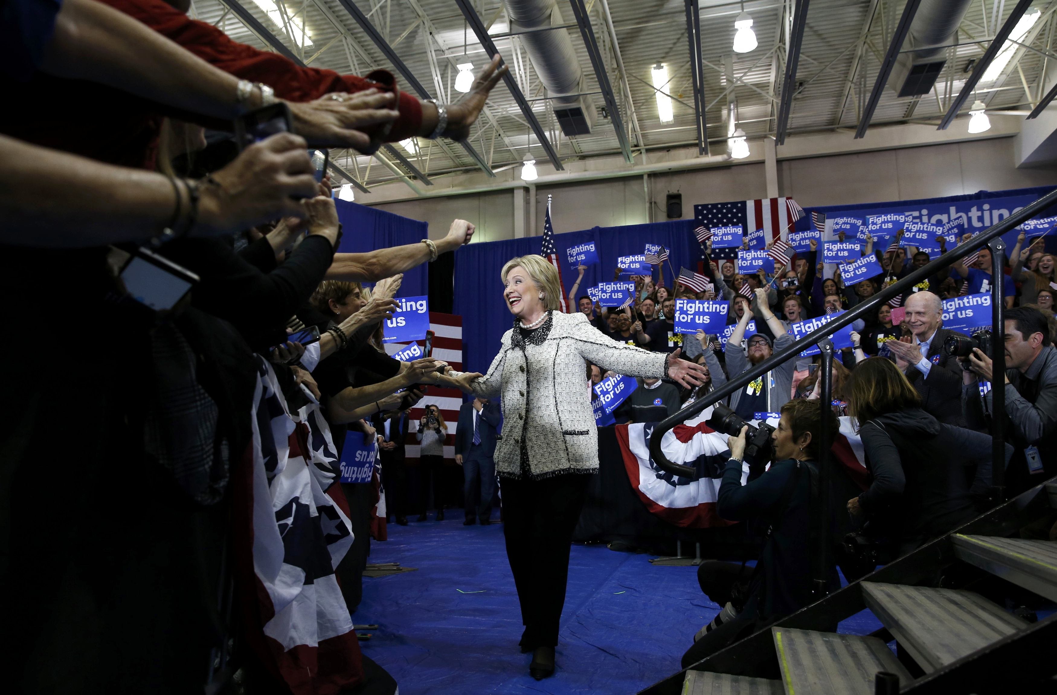 South Carolina Primary Results: Hillary Clinton Easily Wins