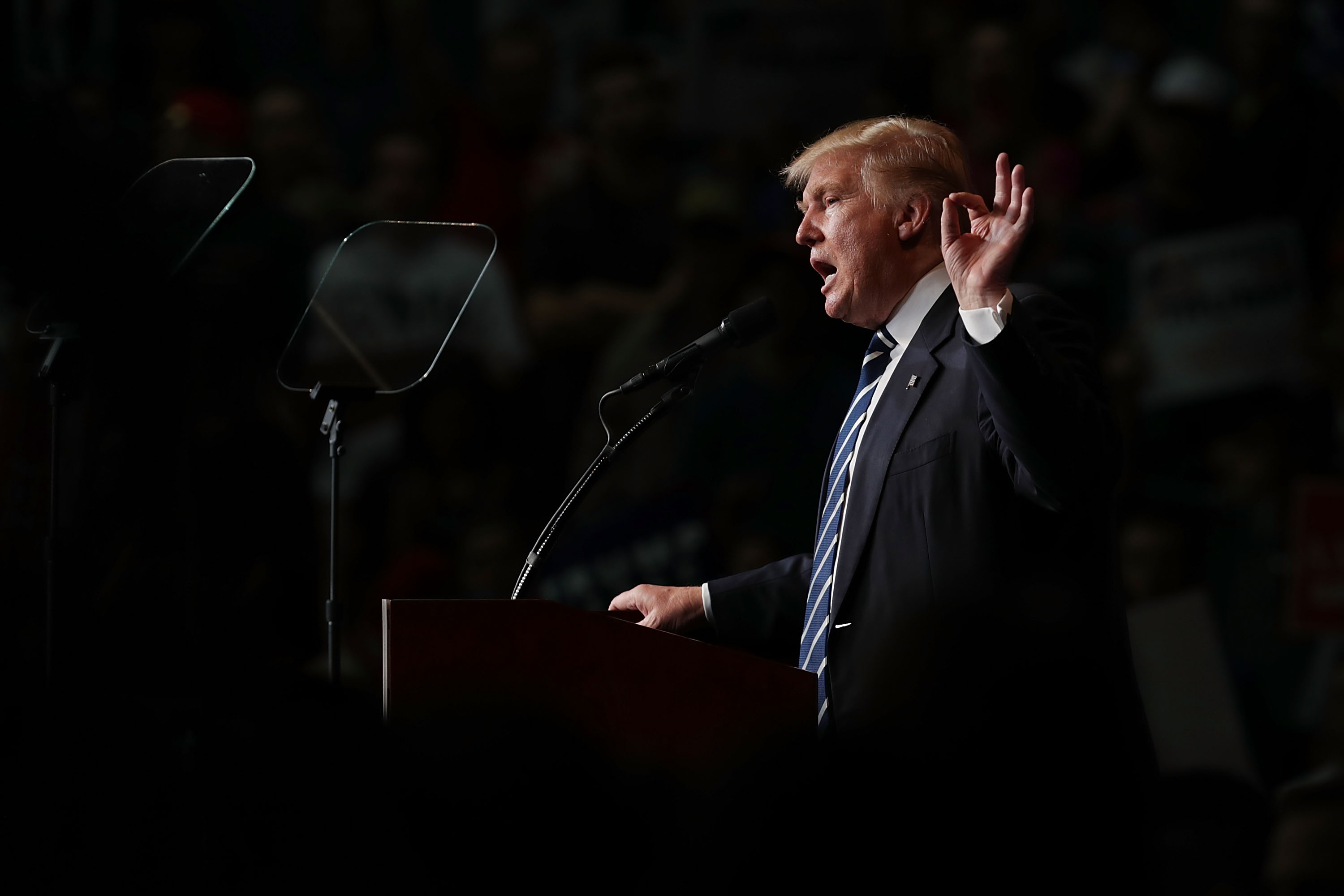 Donald Trump Campaign Denounces KKK Newspaper's Support