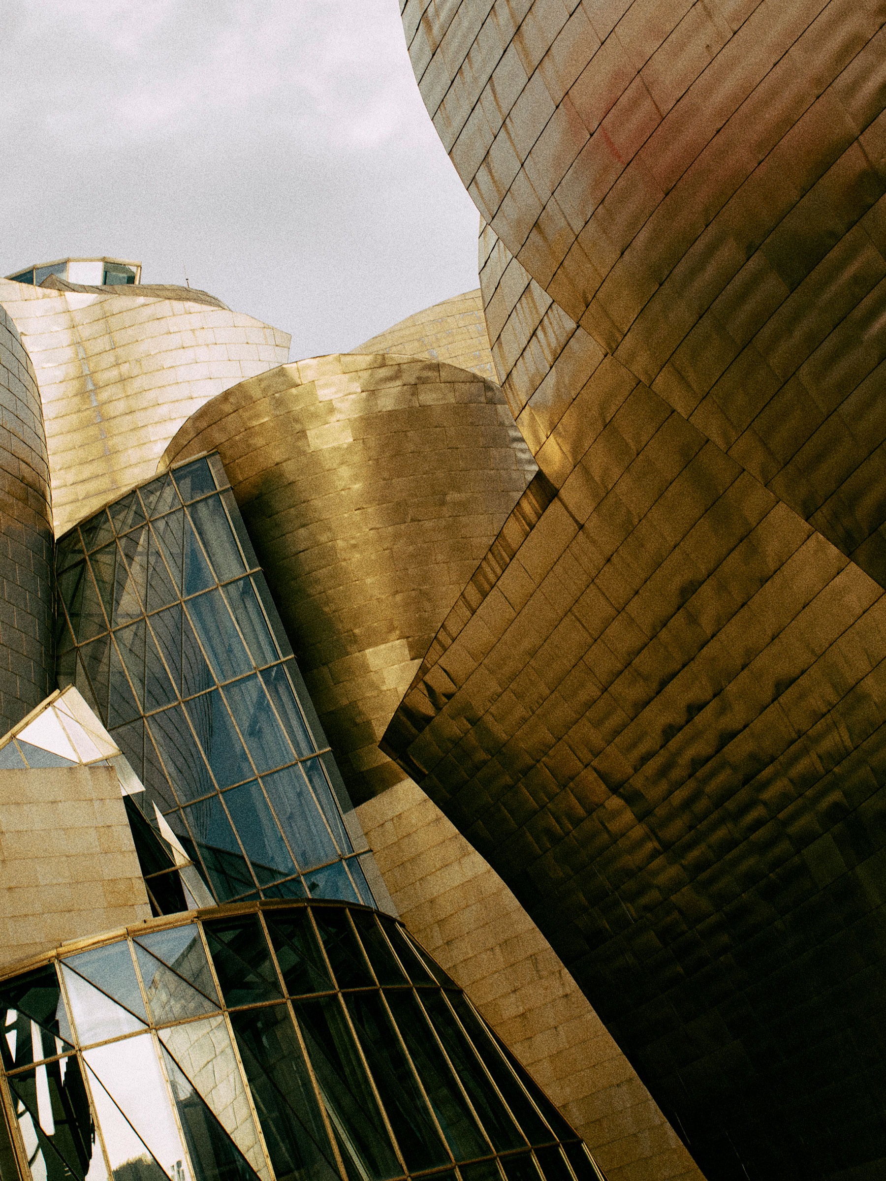 Frank Gehry’s Architectural Mischievousness Charmed a Generation