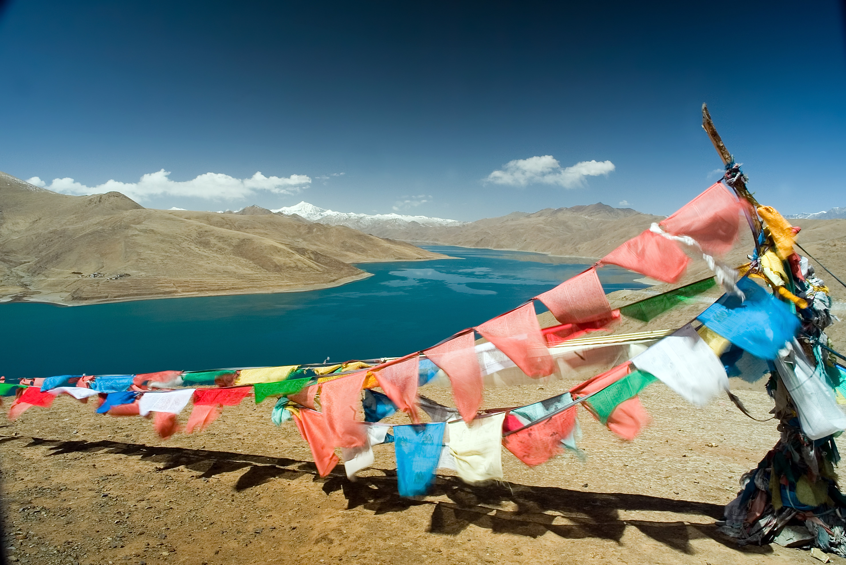 What a Nude Shoot at Yamdrok Lake Says About China and TIbet