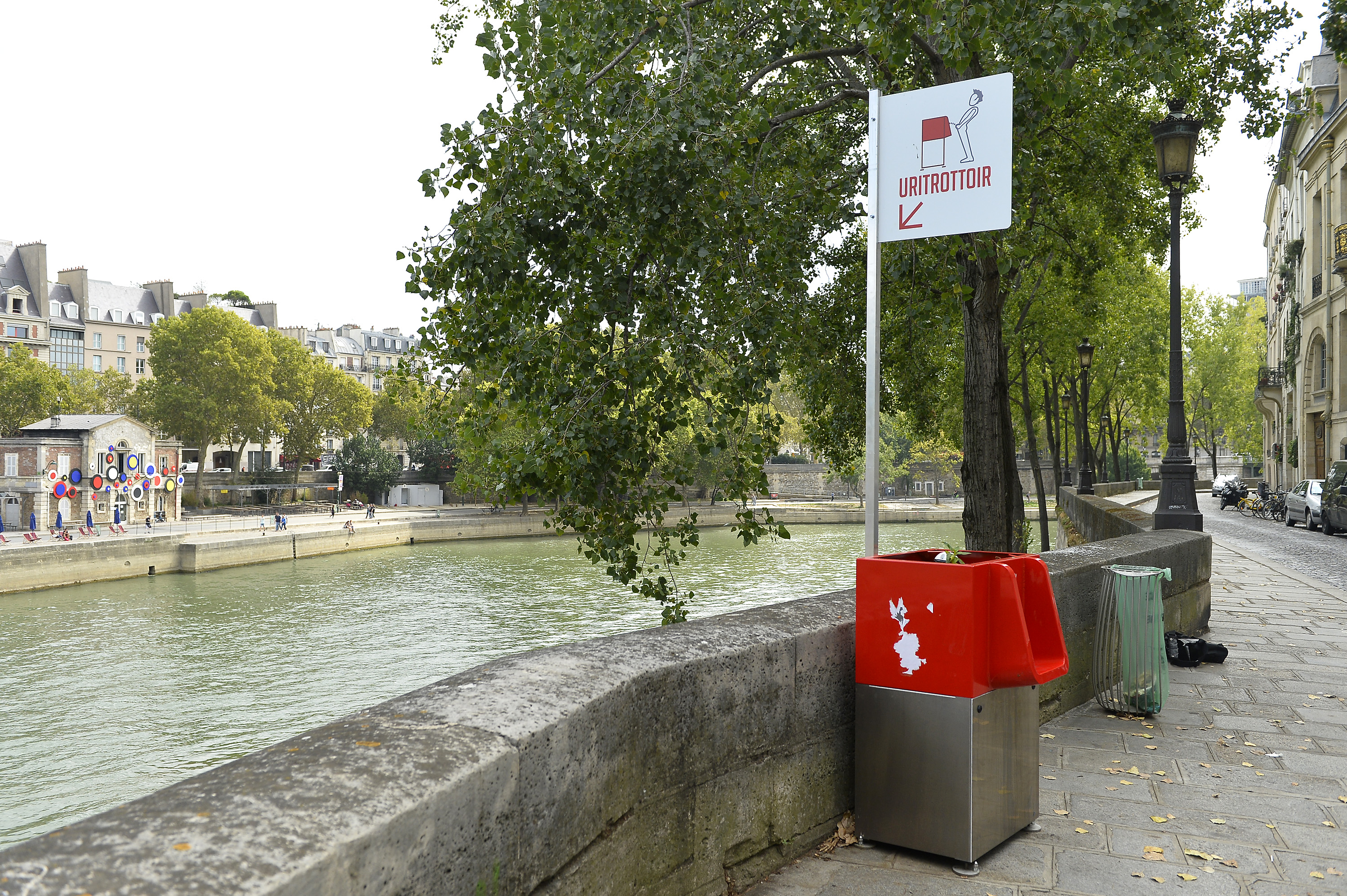 Open Air Urinals in Paris Upset Residents