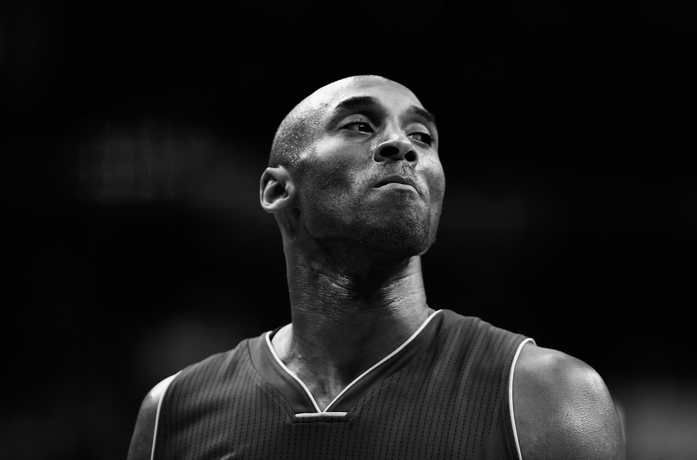 Kobe Bryant Dead in Helicopter Crash. Here's What to Know