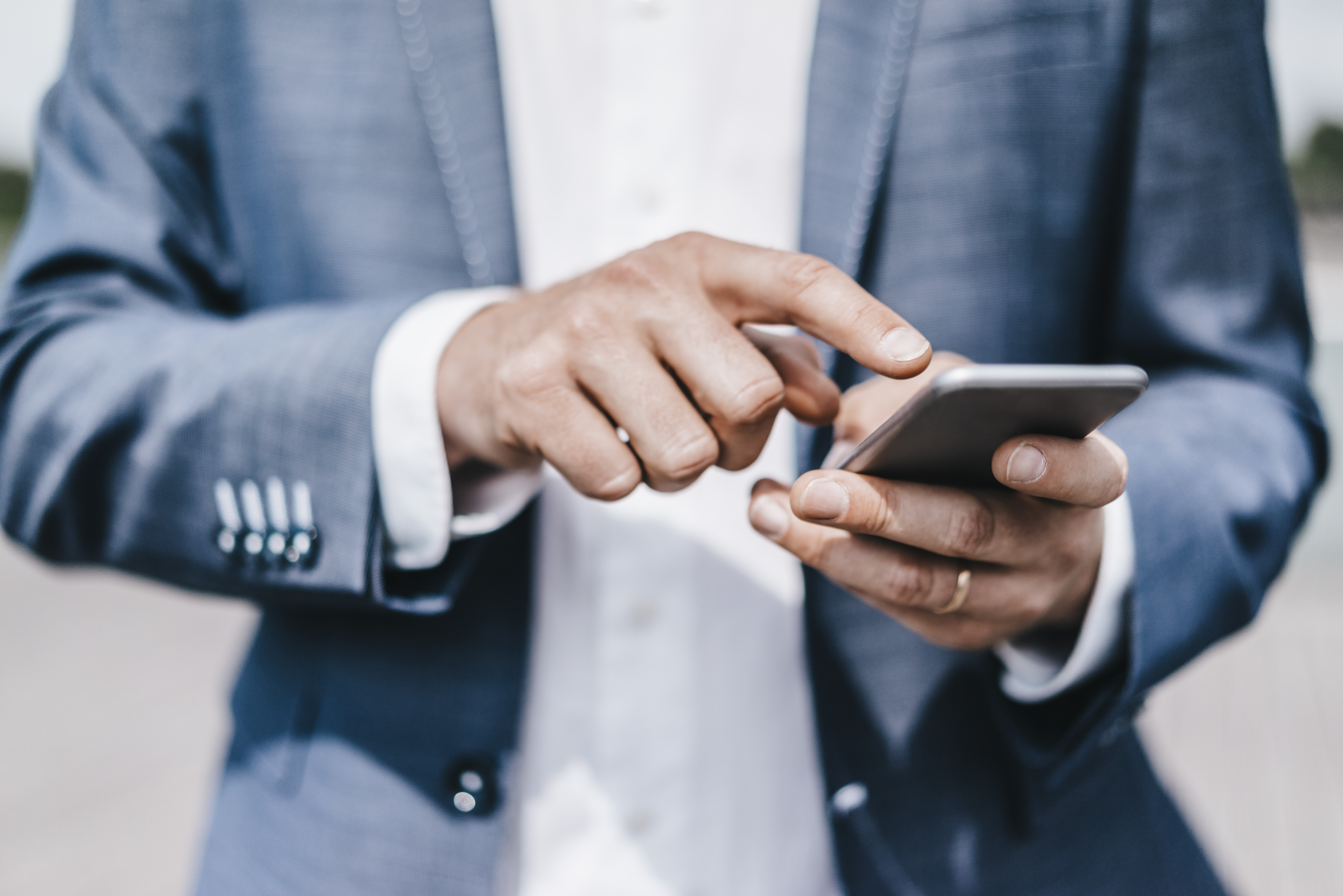 Your Cell Phone Is 10 Times Dirtier Than a Toilet Seat
